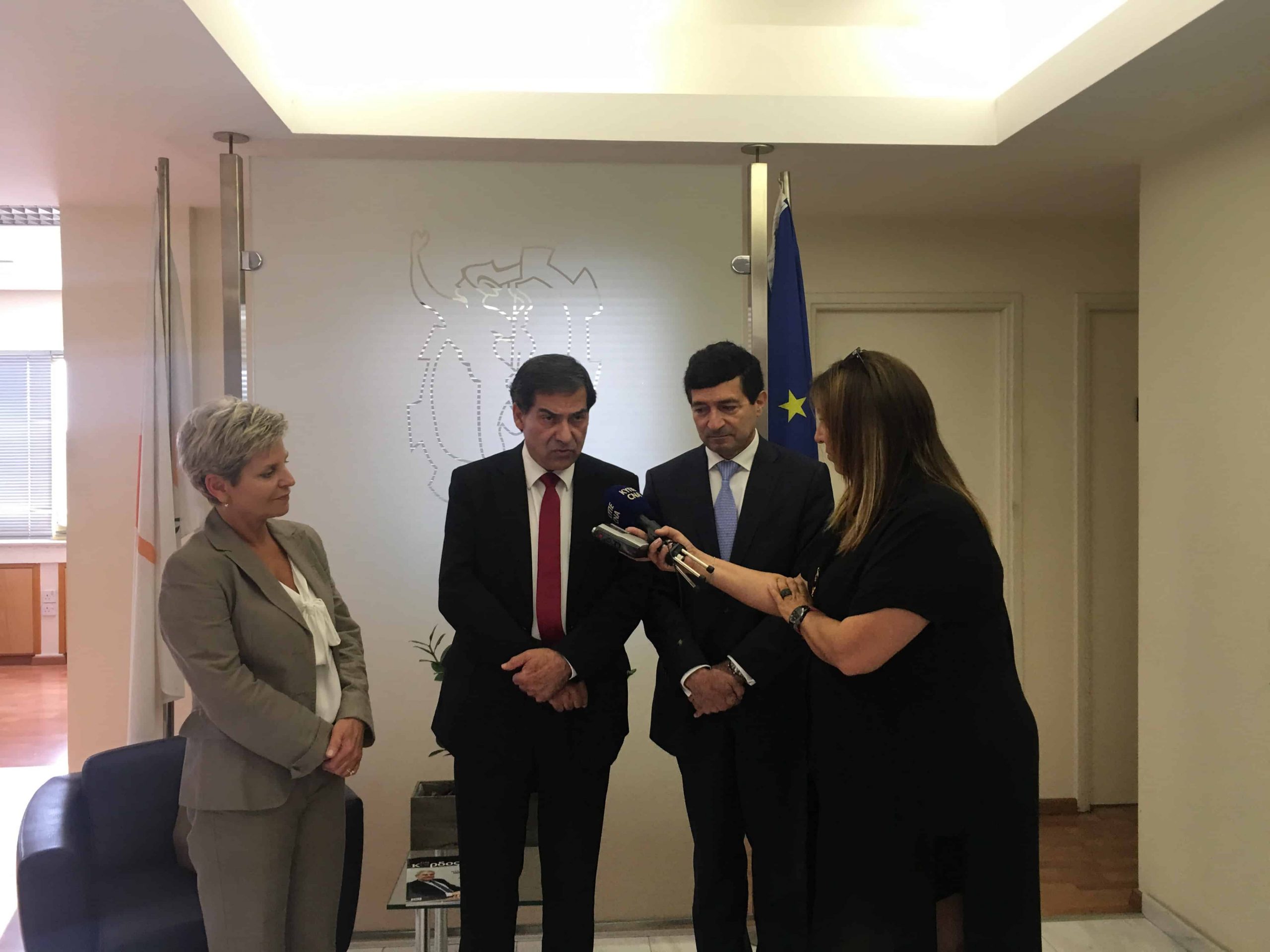 Συναντηση του ΕΒΕ Πάφου με την Υπουργο Μεταφορων, Επικοινωνιων και ...